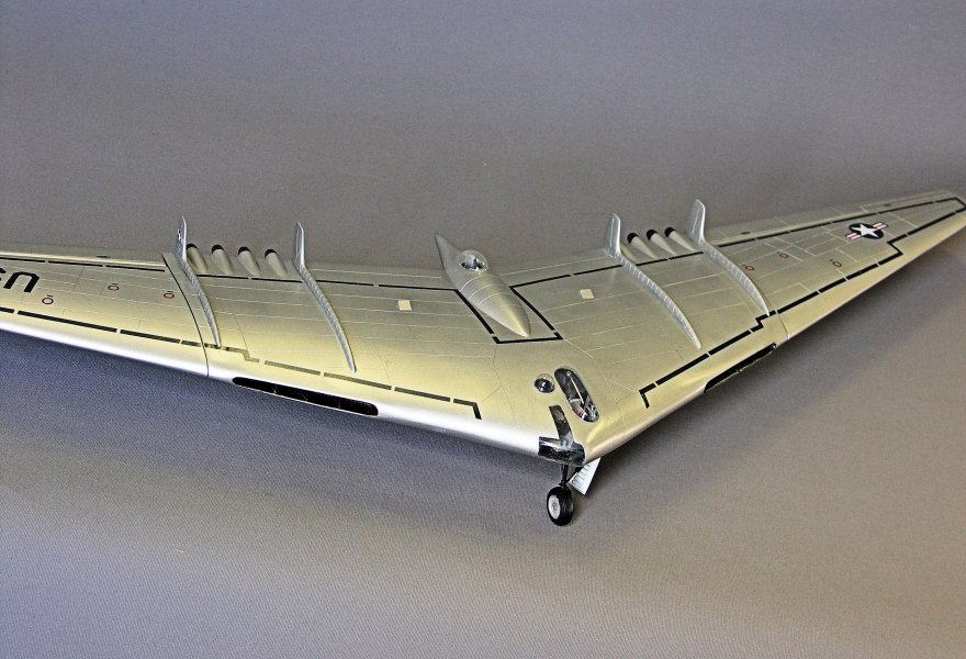 Northrop YB-49 Flying Wing 1/72